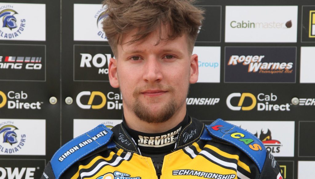 JOE STAYS WITH GLADIATORS – British Speedway Official Website